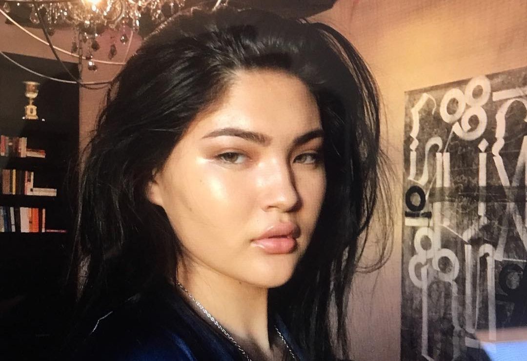 Wpadka na pokazie Anny Sui. Nie chcieli wpuścić modelki plus size na ...