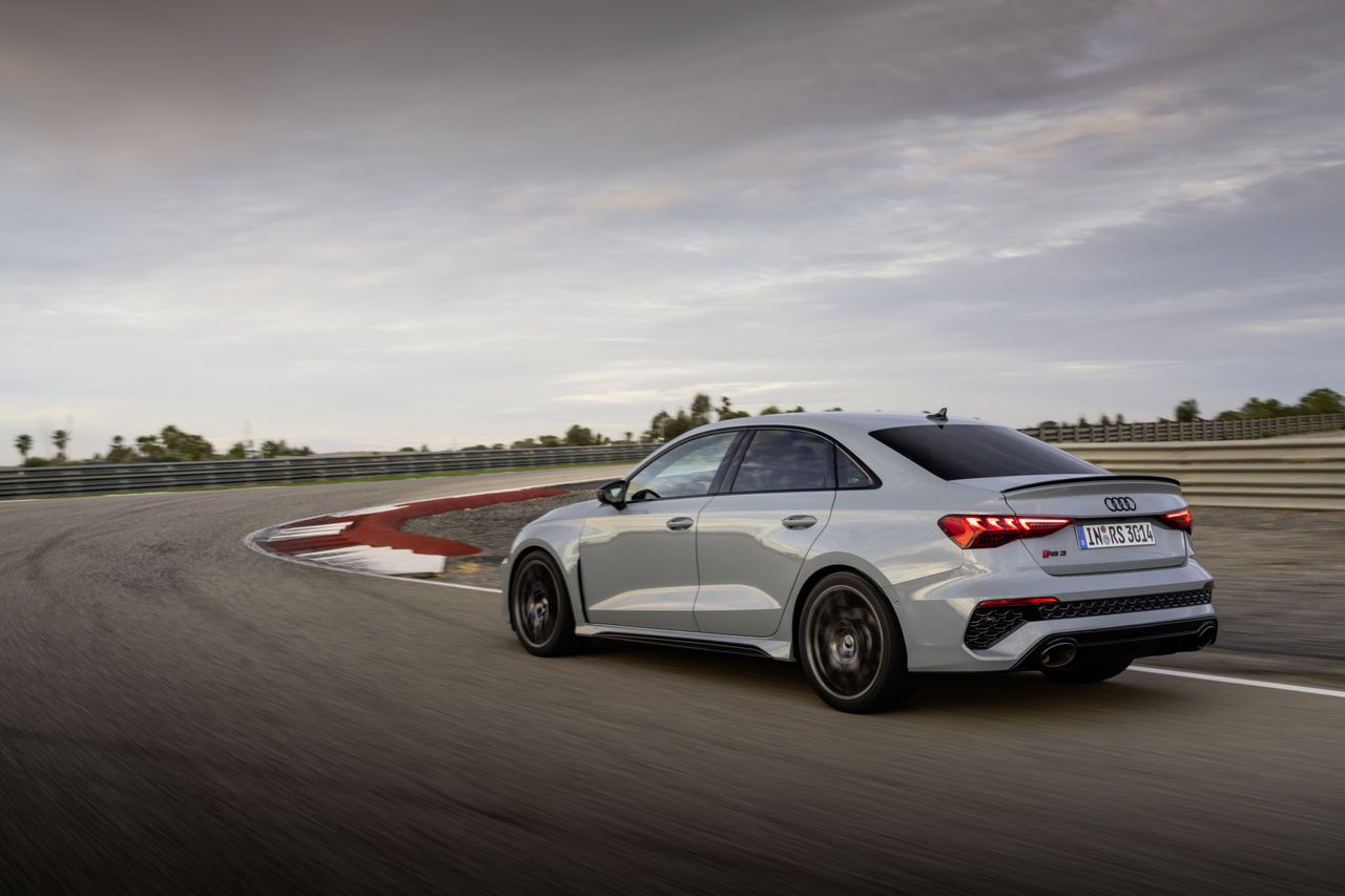 Pierwsza jazda: Audi RS3 Performance Edition – prowadzenie zostaw ...