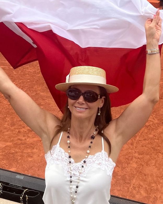 Kinga Rusin została WYLEGITYMOWANA w Paryżu! - Pudelek