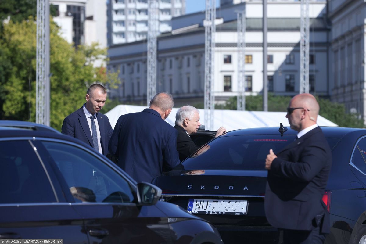 Z ochroniarza na asystenta. Ruch w najbliższym otoczeniu Jarosława Kaczyńskiego - Money.pl