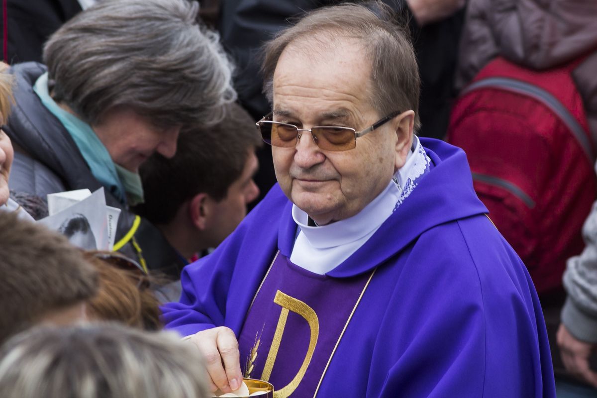 Tak mieszka o. Tadeusz Rydzyk. "Cóż więcej potrzeba?" - WP Finanse