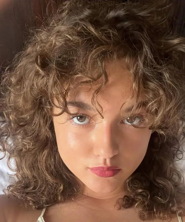 Tak dziś wygląda 22-letnia córka Kasi Figury. Koko to kopia znanej mamy ...