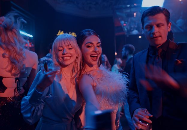 Pudelek "zagrał w filmie"! O czym jest "Dziewczyna influencera"? - Pudelek