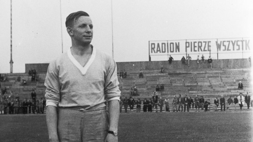 Reprezentacja stulecia i inne legendy - rozpoznaj na zdjęciach piłkarzy!