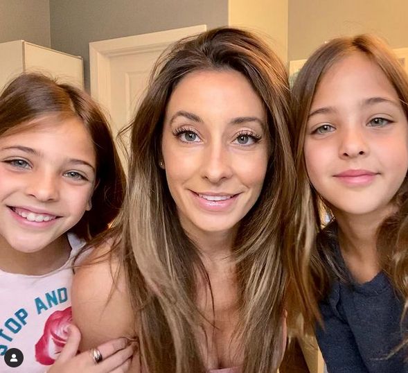 Okrzyknięto je "najpiękniejszymi bliźniaczkami na świecie". Tak dzisiaj ...