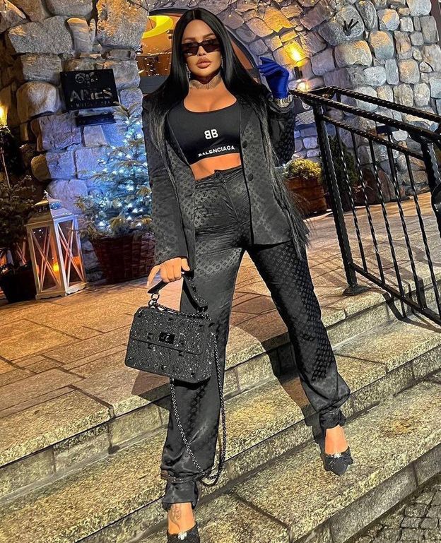 Laluna Unique pokazuje twarz po operacji i narzeka na Polaków! - Pudelek