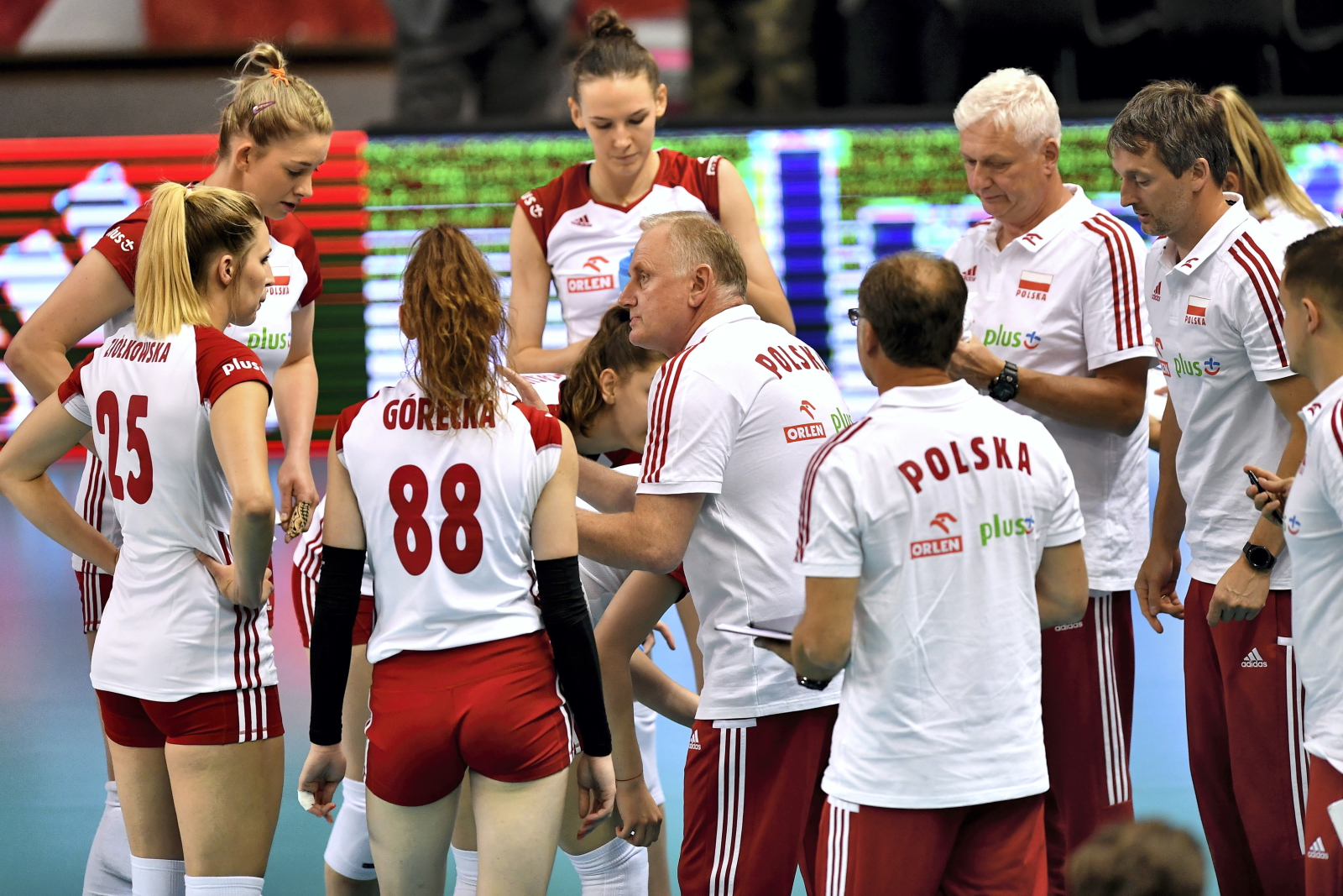 Siatkówka. Polska - Czechy. Włodzimierz Sadalski zbudowany grą Polek. W środę szansa na drugi ...