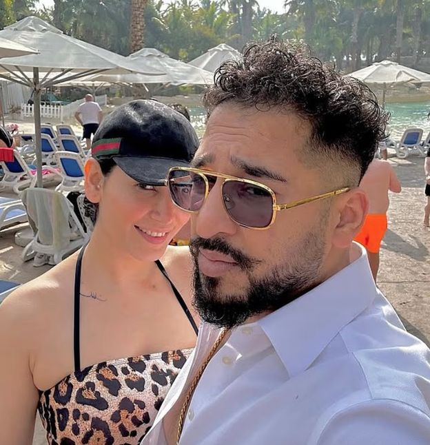 Milioner z Pakistanu zrobił awanturę na pokładzie samolotu i GROZIŁ STEWARDESIE GWAŁTEM ...