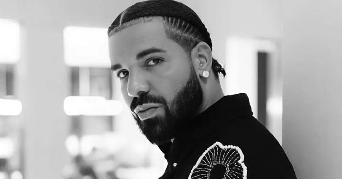 Drake wydziarał sobie twarz. Wybrał arabski napis - Vibez