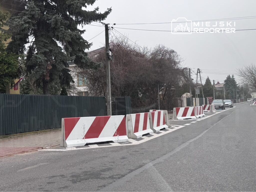 Warszawa: “Fortyfikacje przeciwpancerne” na ulicach Targówka ...