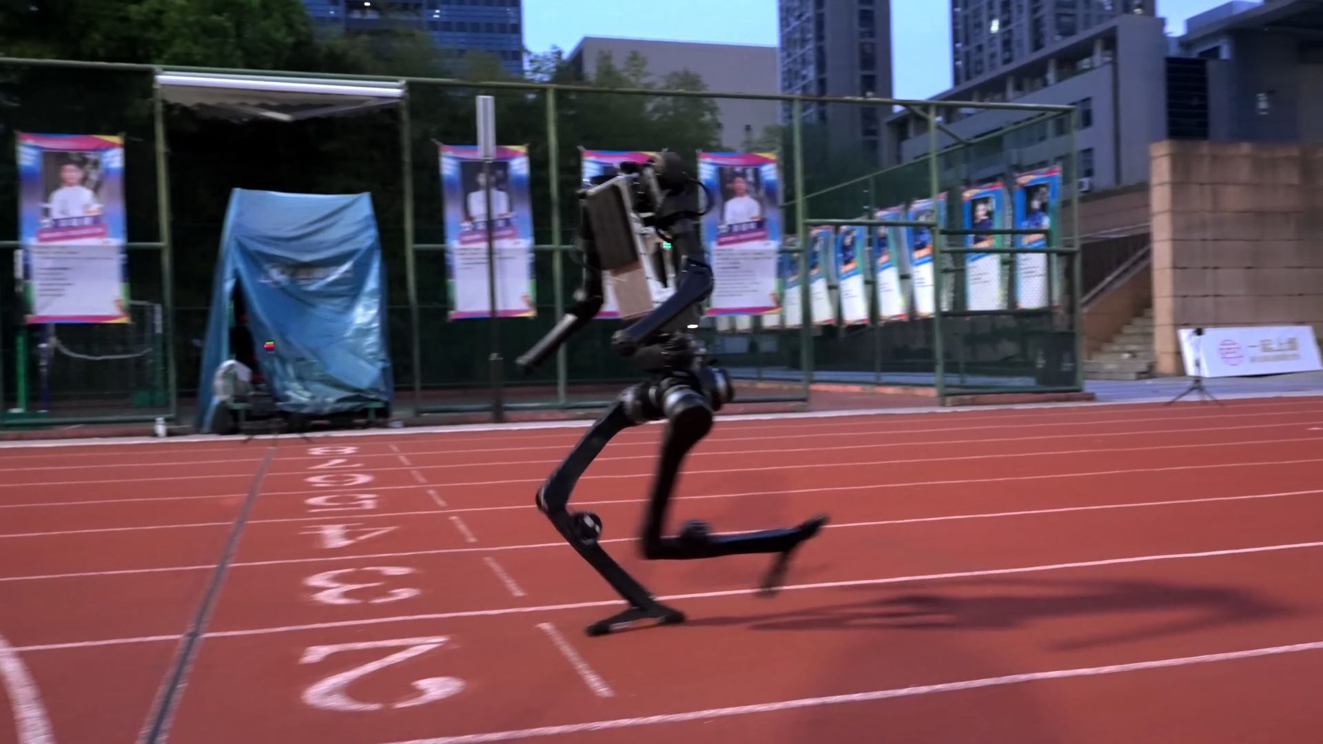 Biega niczym sprinter. Robot zbliża się do tempa Bolta