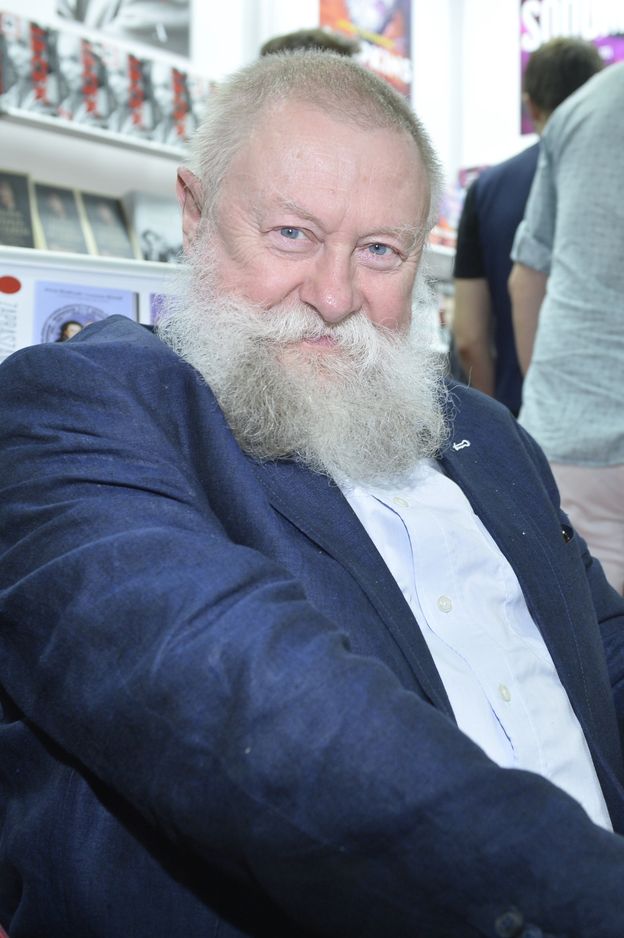 Jerzy Bralczyk dostał pracę w TVP? Zapytaliśmy. Wymijająca odpowiedź ...