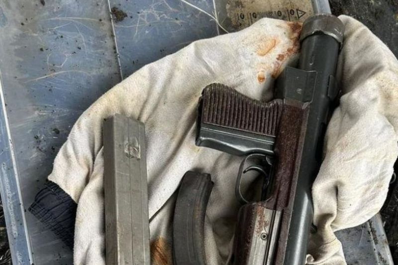 Znaleźli w ziemi broń palną i amunicję. Śledztwo trwało od wielu lat