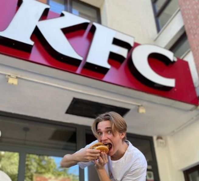 KFC wprowadza do menu sekretnego burgera