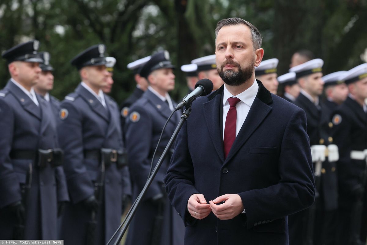 Pierwsza decyzja szefa MON. Gen. Radomski został zwolniony - WP Wiadomości