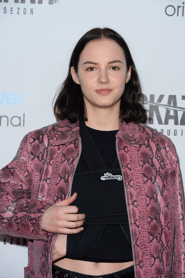 Quebo i jego nowa dziewczyna niczym Flintstone'owie. Już się nie ...