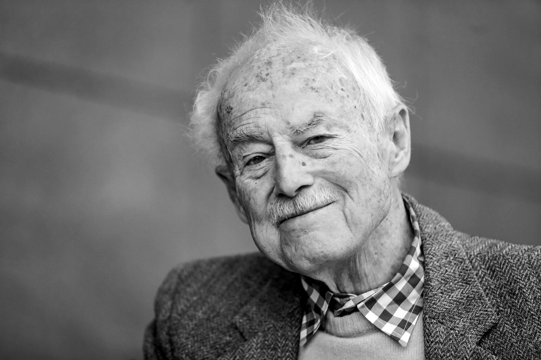 Miłosz myślał, że jest agentem CIA, a kelnerzy mylili go z kloszardem ...