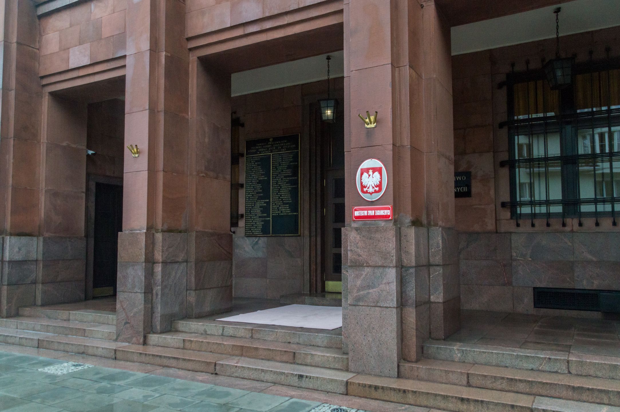 Afera wizowa. Zarzuty dla byłych dyrektorów MSZ