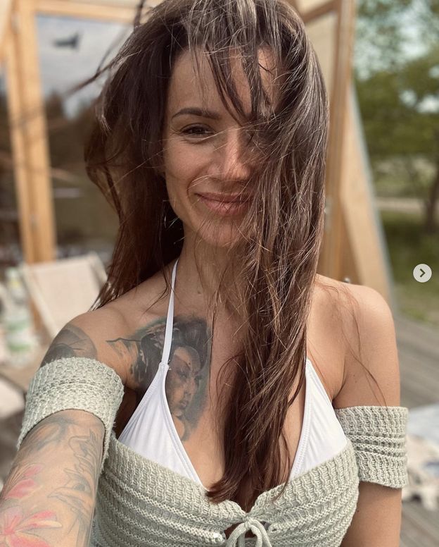 Prezenterka "Wydarzeń" pokazuje kulisy swojej metamorfozy. Co ukrywa? - Pudelek