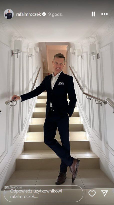 Rafał Mroczek z żoną powitali maj na weselu przyjaciół. Ładna z nich para? - Pudelek