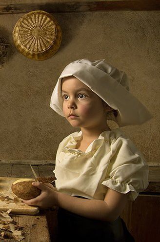 Ojciec tworzy magiczne renesansowe portrety ze swoją córką w roli głównej