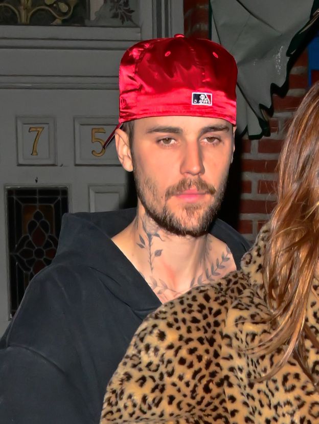 Justin Bieber bez koszulki rapuje, że jest "na haju". Fani przerażeni ...