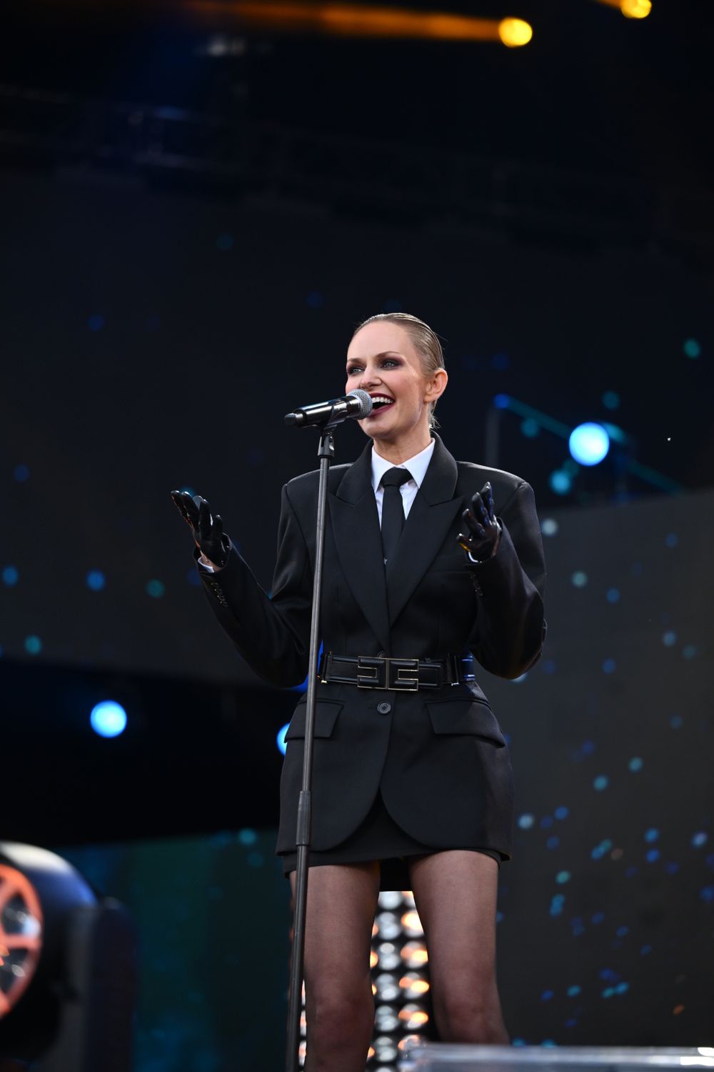 Dawno niewidziana Kasia Stankiewicz na koncercie czaruje nogami. Aż ...