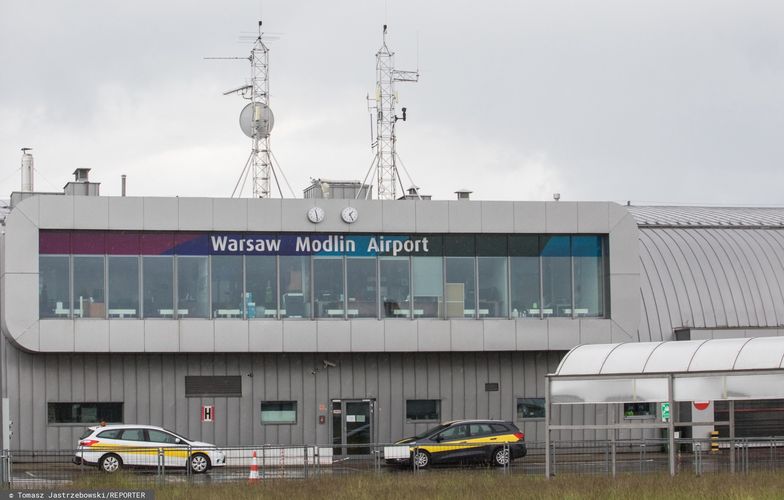 Warszawa Modlin. Gdzie polecieć i jak dojechać? - Money.pl