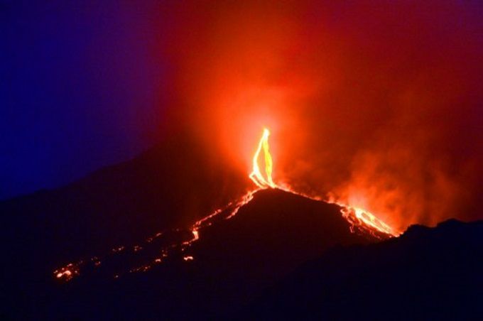 Pola Flegrejskie: superwulkan zagrażający Europie - WP Wiadomości