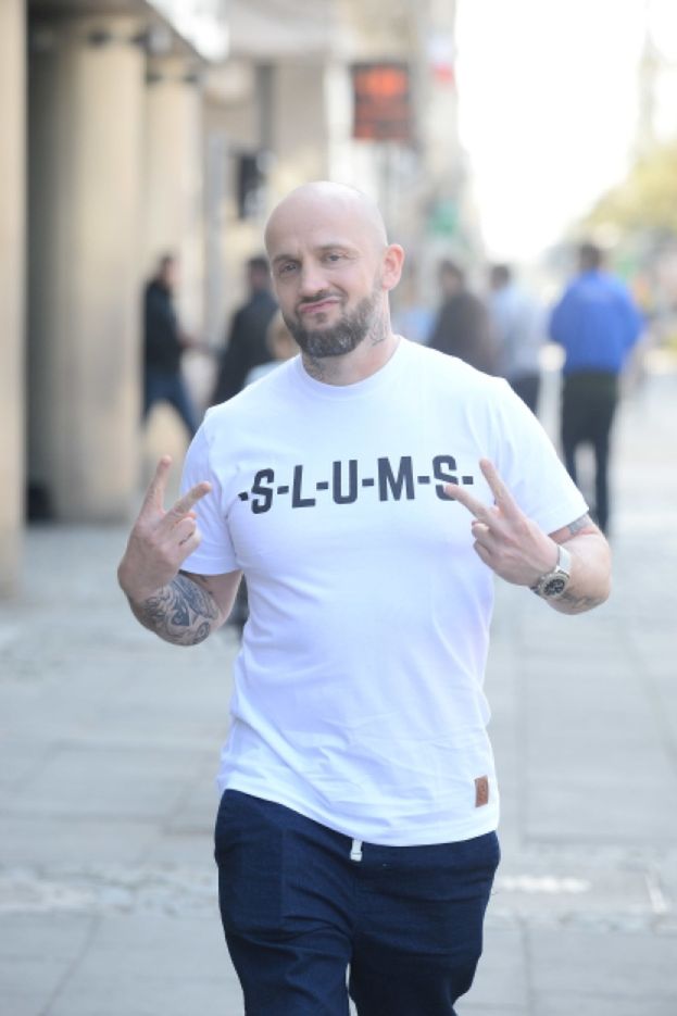 Odchudzony Rychu Peja pręży bicepsy pod TVN-em (ZDJĘCIA) - Pudelek