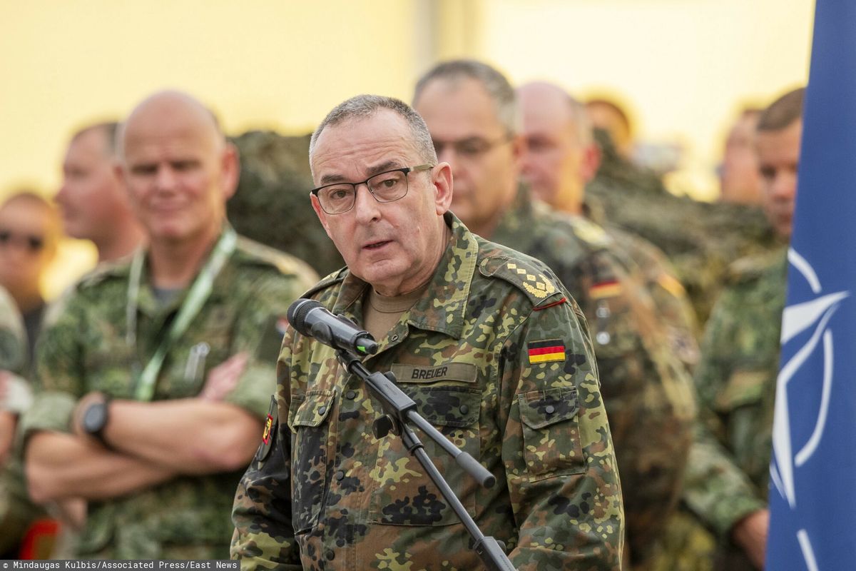 "Rosja kieruje swoją armię na Zachód". Niemiecki generał alarmuje - WP ...