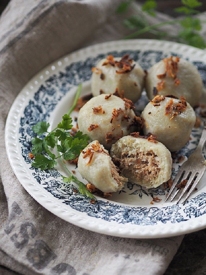 Pyzy z mięsem z rosołu. Sposób na kuchenny recykling - Przepis - WP Kuchnia