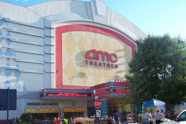 Amazon przejmie AMC Theatres? Sieć kin jest na skraju bankructwa