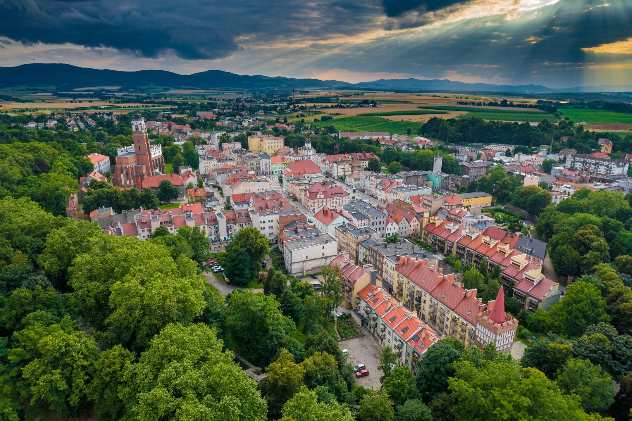 Mówią o nim polskie Carcassonne. Miasto, które niczego nie udaje