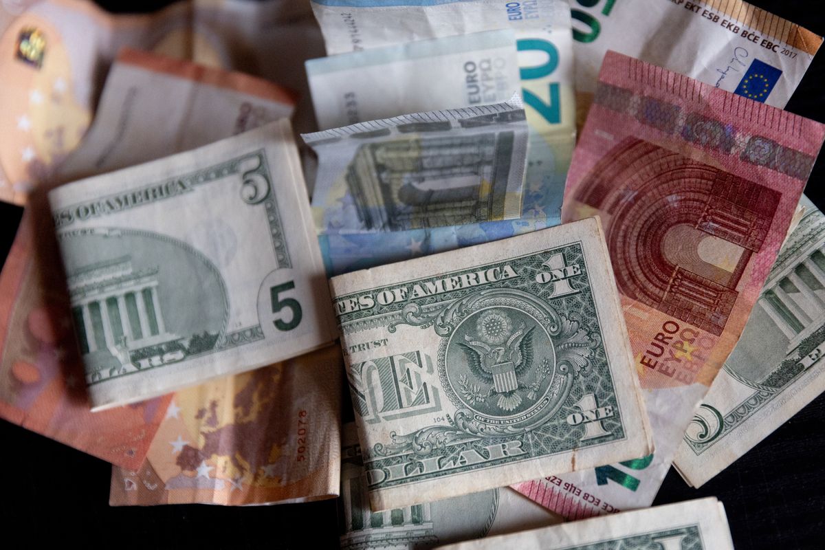 Dolar spadnie poniżej granicznej wartości? Prognoza dla polskiej waluty ...