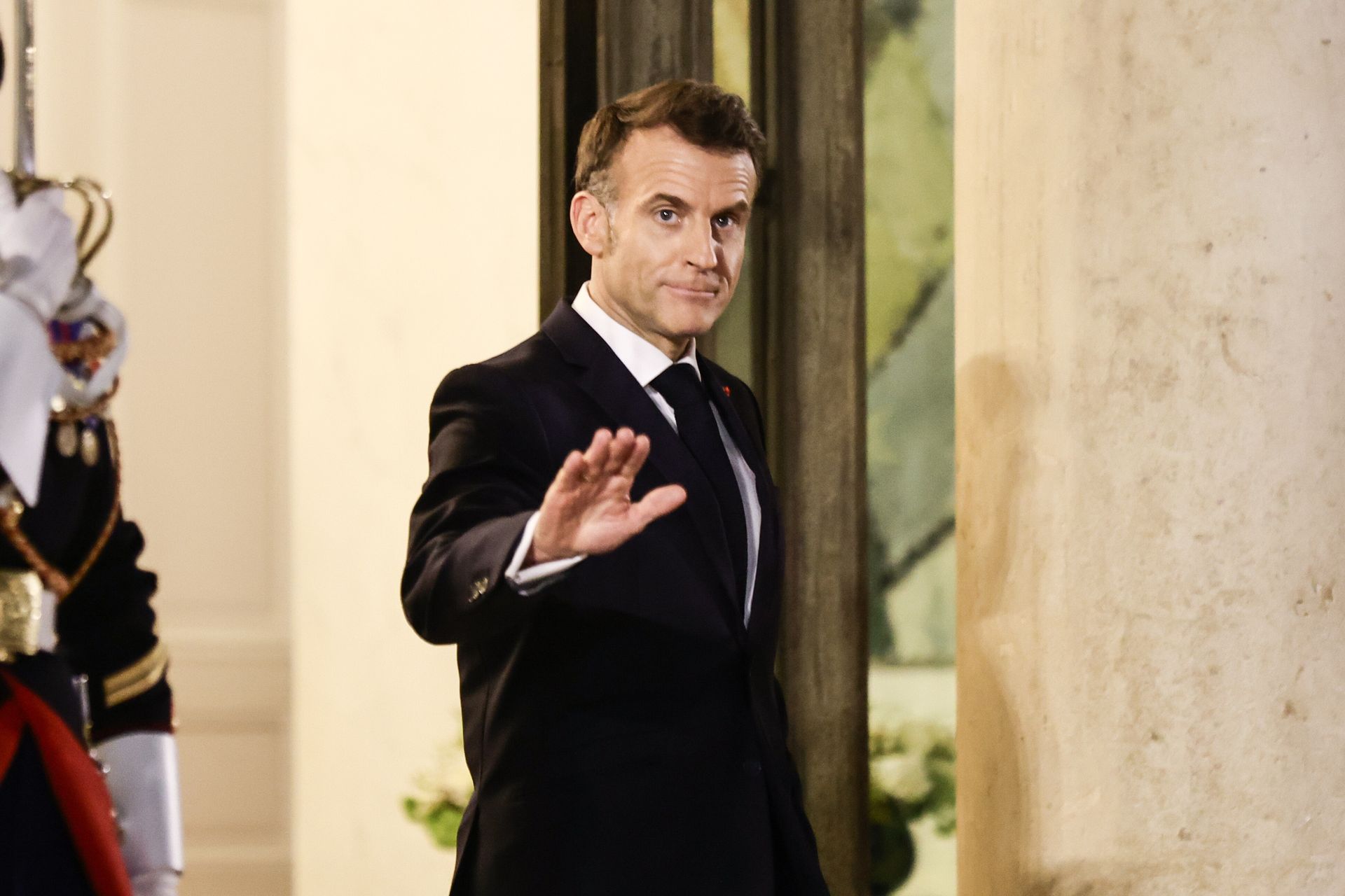 Groźby handlowe USA wobec Hiszpanii. Prezydent Francji wybrał stronę