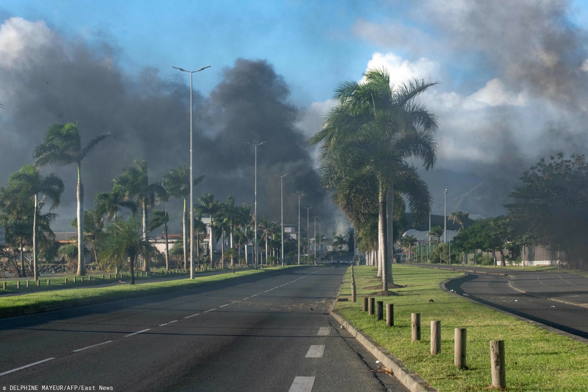 Piekło w raju. Stan wyjątkowy w Nowej Kaledonii. Paryż wysyła wojsko ...