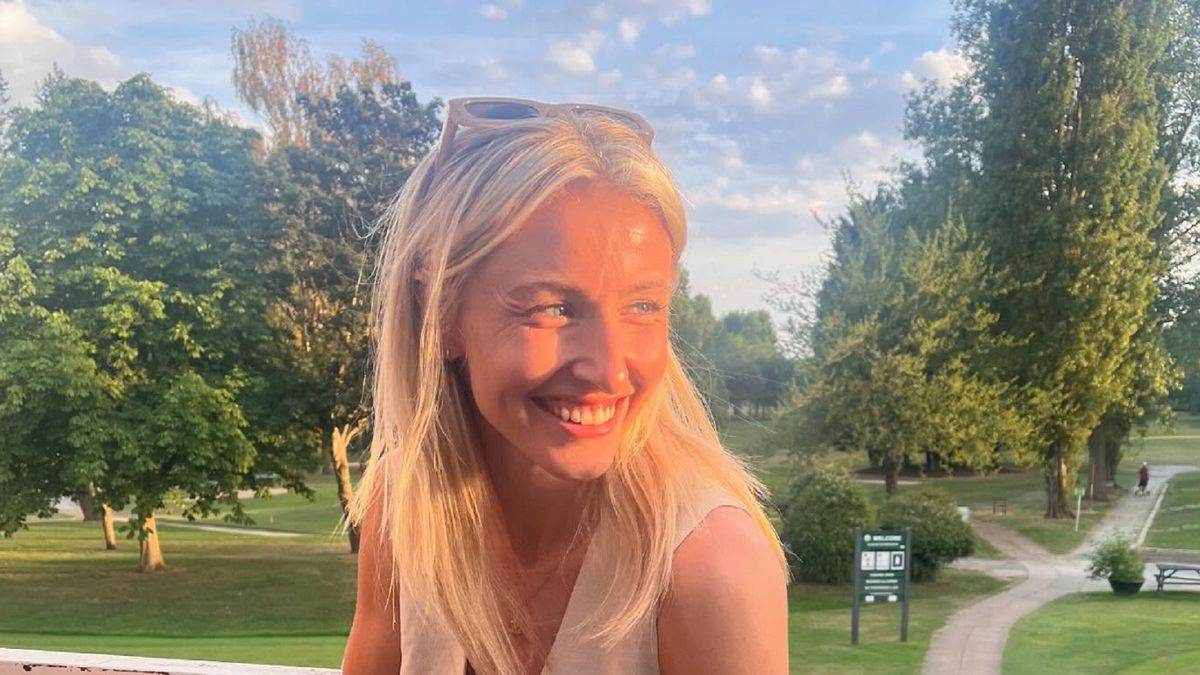 Pojechała na wakacje ze swoją dziewczyną. Zdjęcia w sieci