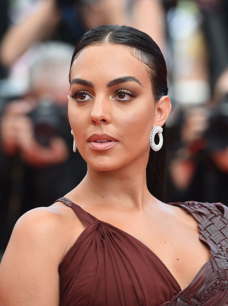 Georgina Rodriguez BŁYSZCZY w Cannes w kreacji godnej starożytnej ...