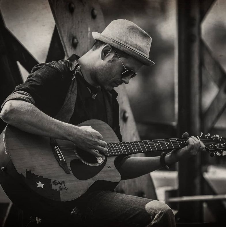 Piotr Lato z pierwszego "Big Brothera" WYDAŁ PŁYTĘ po prawie 20 latach ...