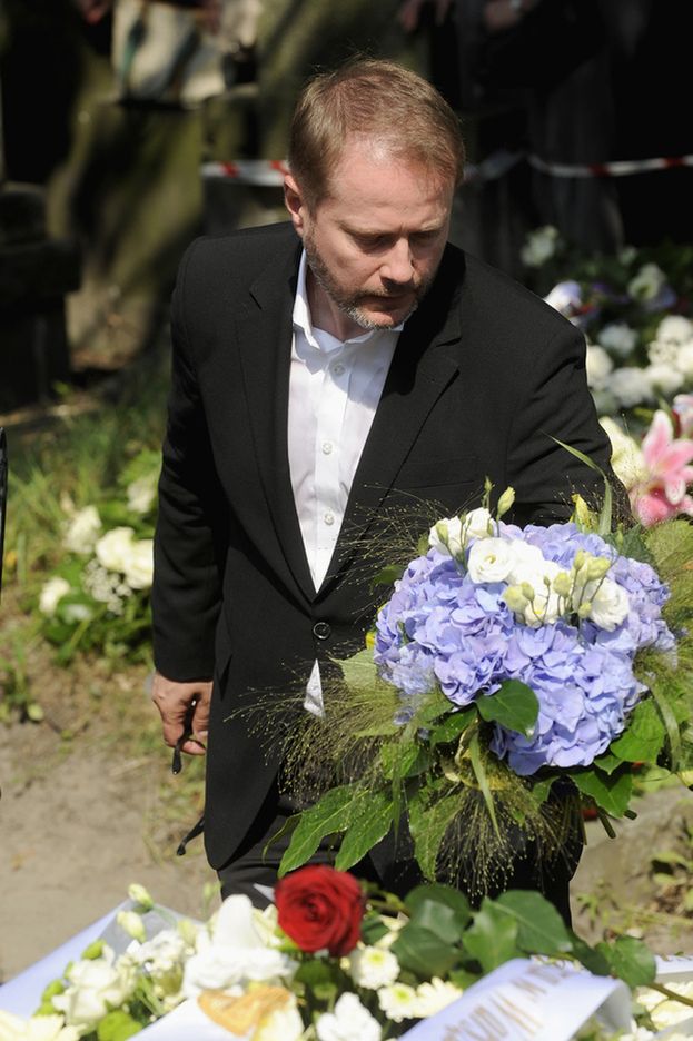 Gwiazdy na pogrzebie Andrzeja Łapickiego (ZDJĘCIA) - Pudelek