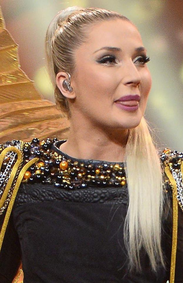 Co stało się z twarzą Cleo? (ZDJĘCIA) - Pudelek