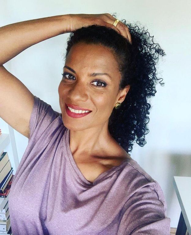 Olimpia Ajakaiye. Dawna gwiazda telewizji powraca w nowej roli - Pudelek