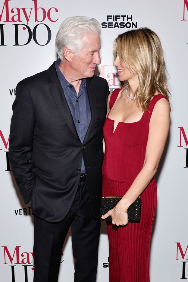 73-letni Richard Gere bryluje na premierze filmu z młodszą o 33 LATA ...