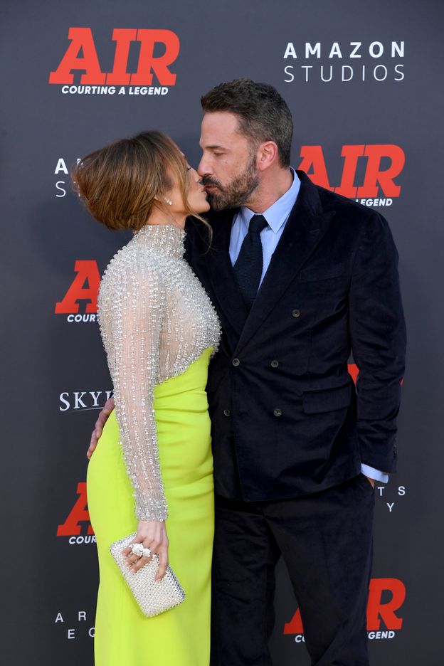 Obsypywali się całusami na premierze. Ucinają plotki o kryzysie? - Pudelek