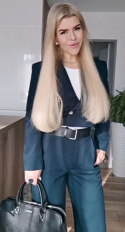 Schudła 100 kilogramów bez pomocy dietetyka. "3,5 roku, 100 kg lżejsza" - Pudelek