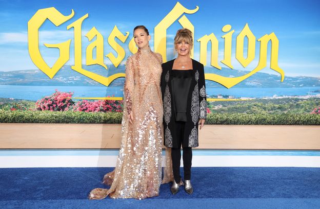 76-letnia Goldie Hawn wspiera córkę Kate Hudson na premierze nowej ...