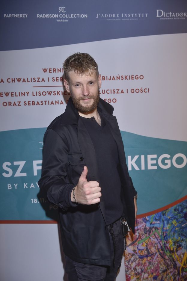 Sebastian Fabijański wciąga "kreskę" na konferencji MMA: "To pierwszy ...