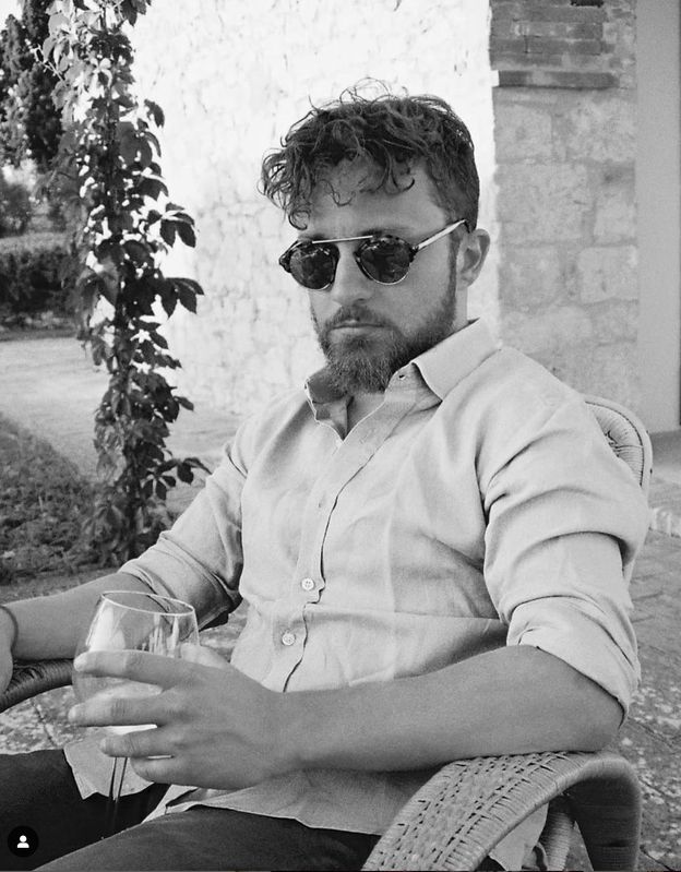 Tak wygląda chrześniak księżnej Diany! Szok, czym się zajmuje - Pudelek