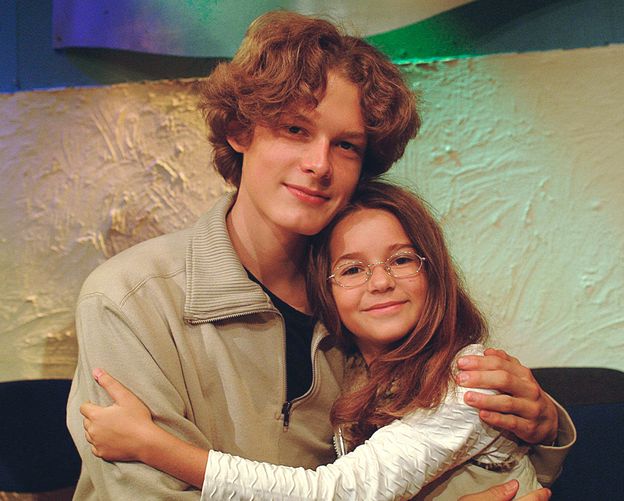 Adam Fidusiewicz i Karolina Sawka pozują razem! Tak dziś wyglądają Staś ...